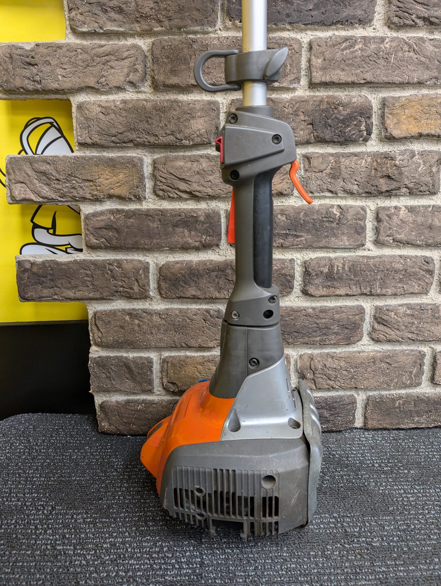 Husqvarna Whipper Snipper 525LST - Hock and Go