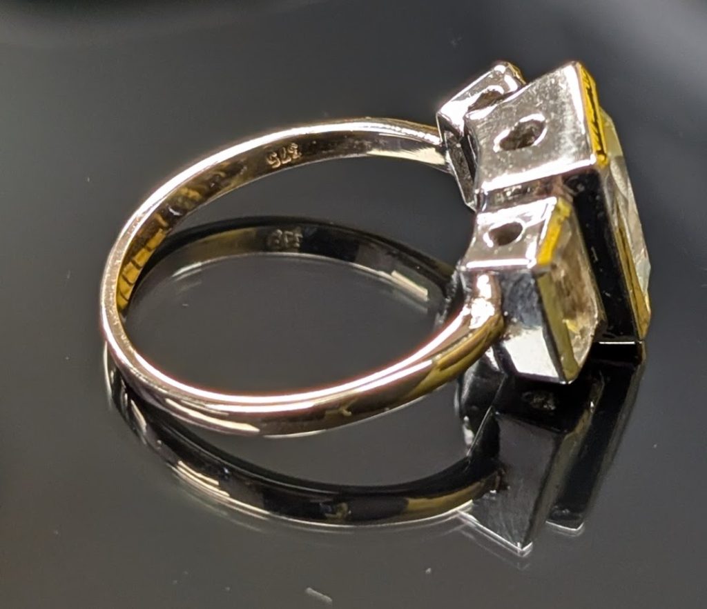 Gorgeous 9ct Gold Trilogy Statement Ring - LG25528 - Hock and Go