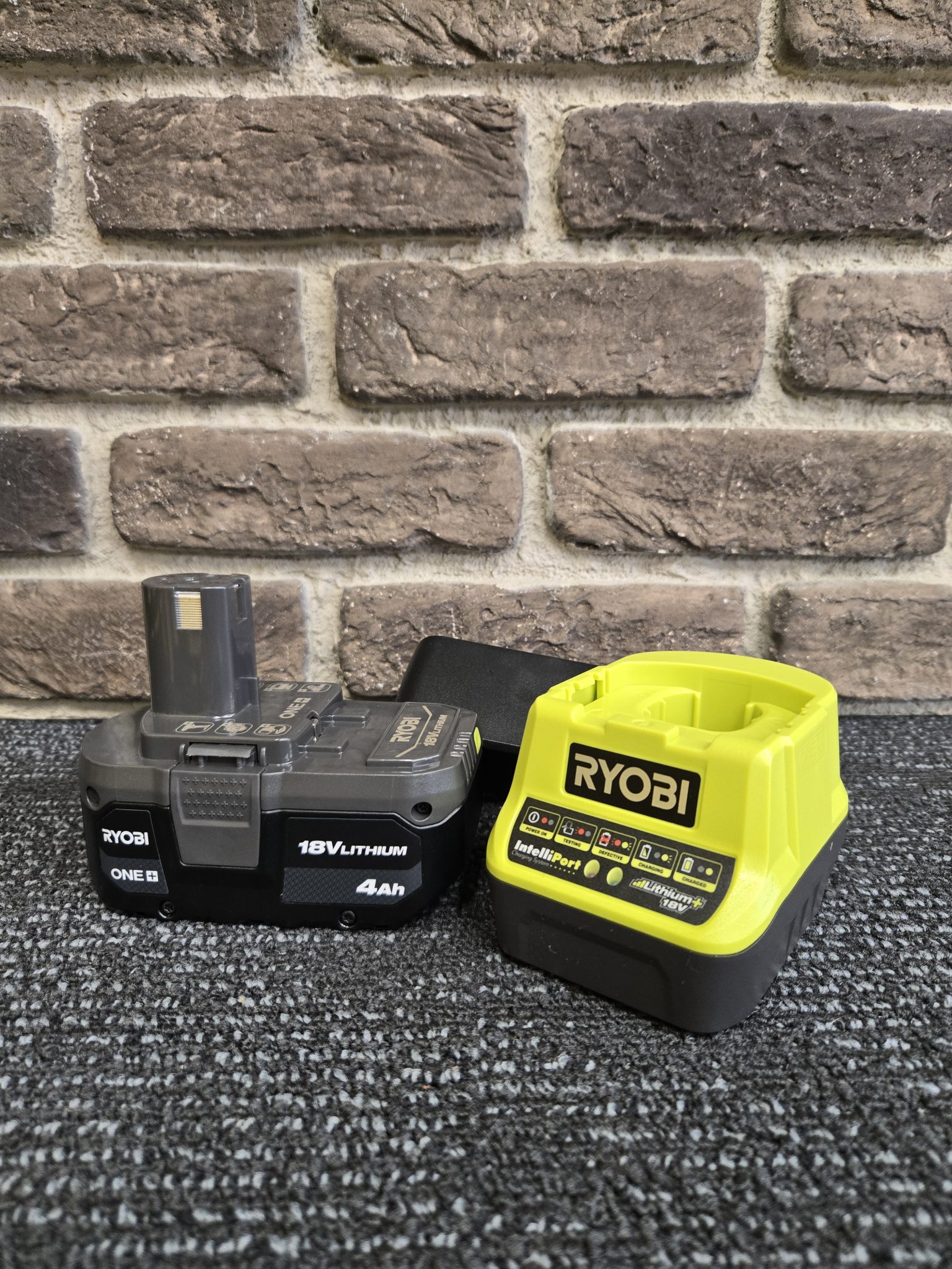 Ryobi Battery and Charger (RB1840C) - LG27501 - Hock and Go